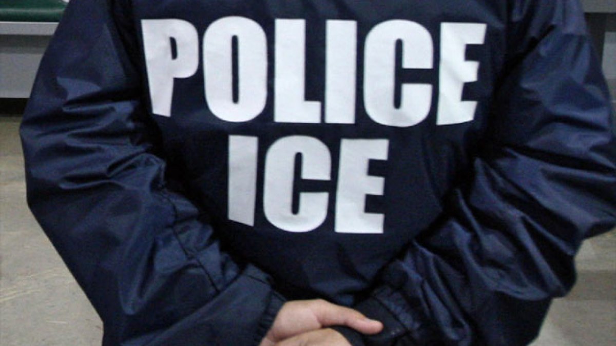 ICE informa que deportó a 170 cubanos a la isla en el primer vuelo de ...