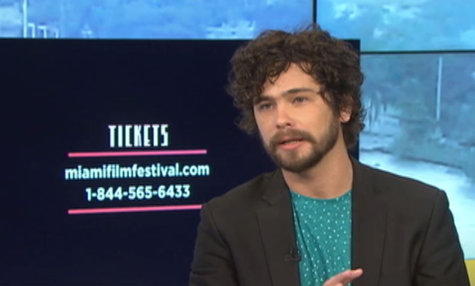 Entrevista con el actor cubano Héctor Medina – Telemundo Miami (51)