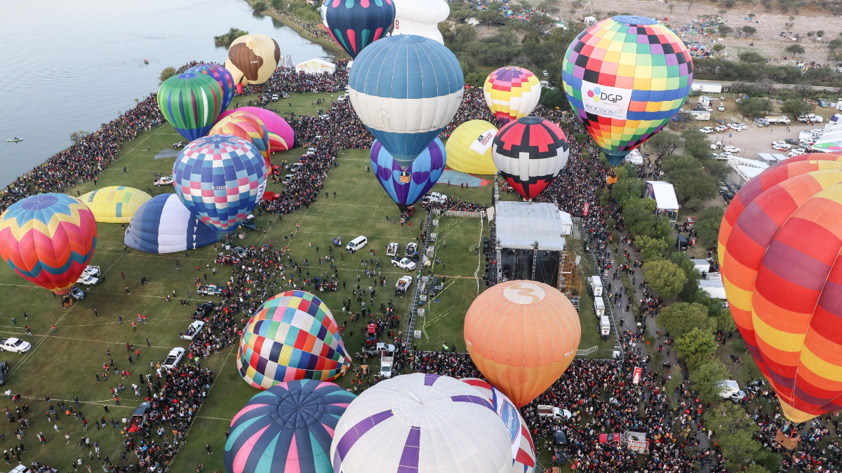 Unos 200 globos aerostáticos surcan los cielos mexicanos – Telemundo ...
