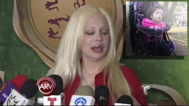 Sabrina Sabrok llora por su hija – Telemundo Miami (51)