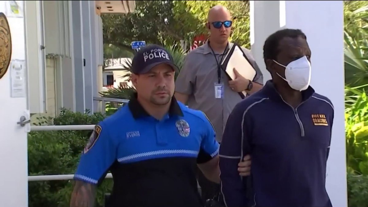Hombre Arrestado Por Presunto Robo En El Portal Telemundo Miami 51