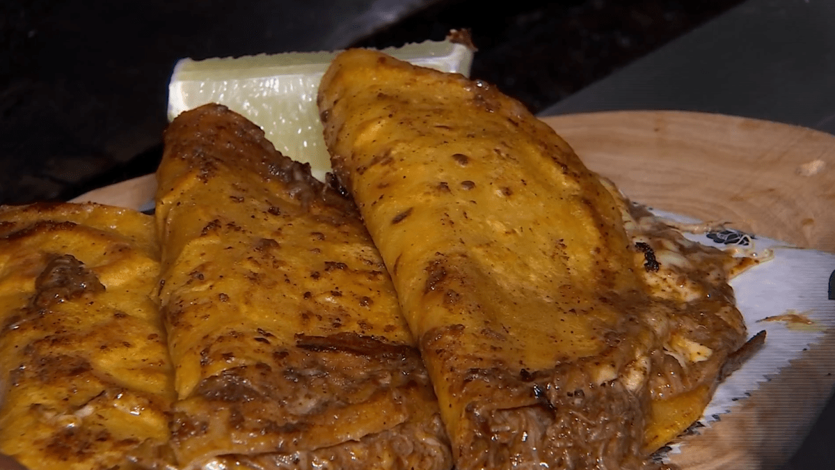 A la Carta: auténtica taquería mexicana en Pilos Tacos – Telemundo ...