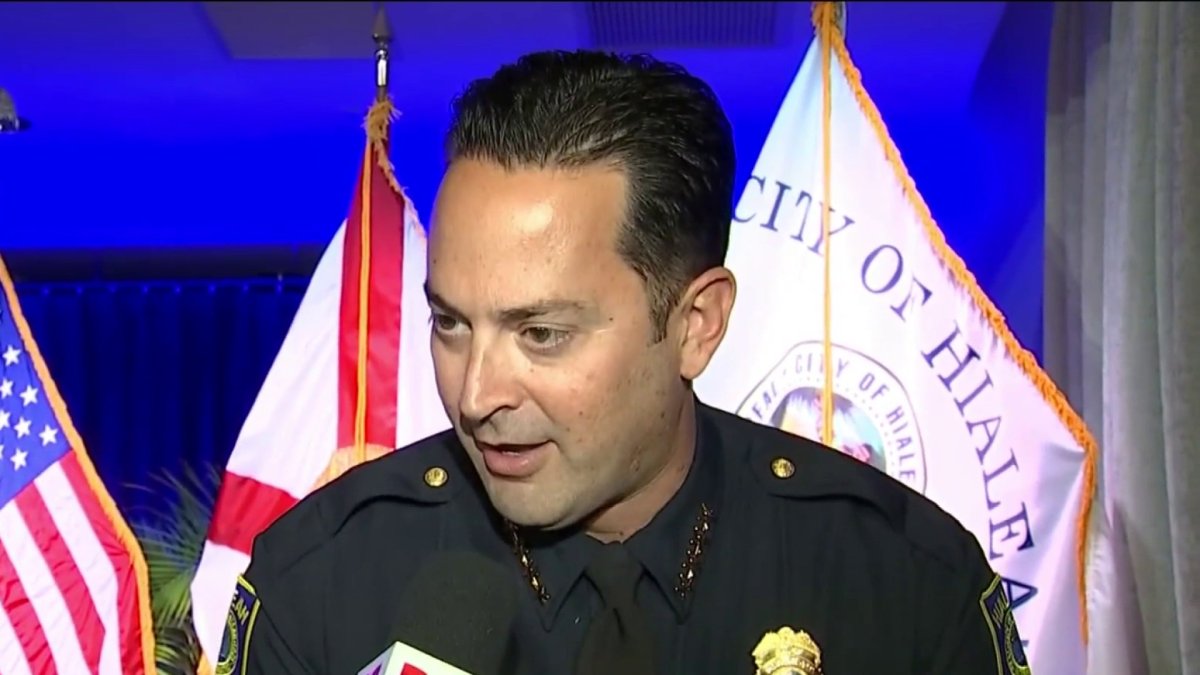 Juramento del nuevo jefe de la policía de Hialeah – Telemundo Miami (51)