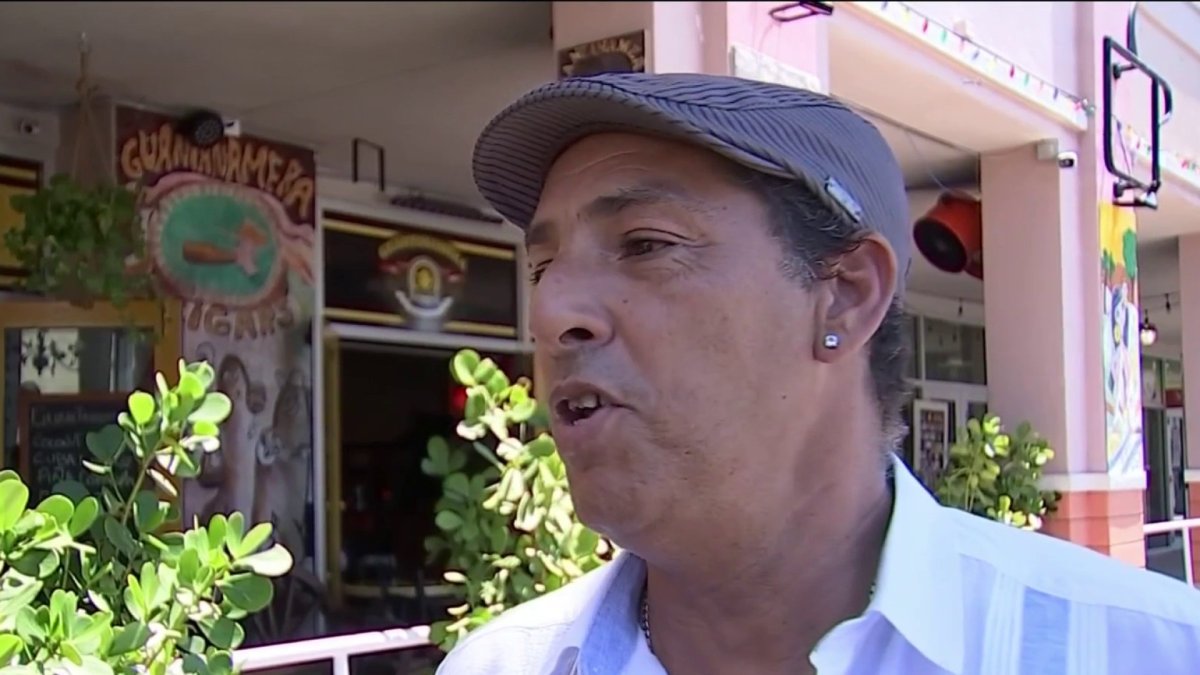 Luis del Toro le pone música a la Calle 8 – Telemundo Miami (51)