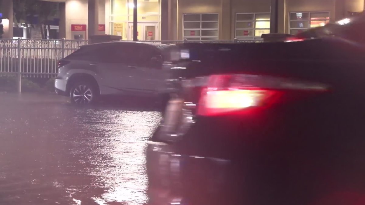 Inundaciones en Brickell por potencial ciclón tropical uno – Telemundo ...