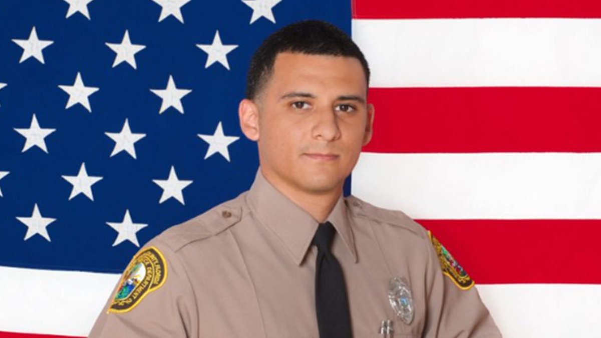 Policía de Miami-Dade lucha por su vida tras ser herido en la cabeza ...