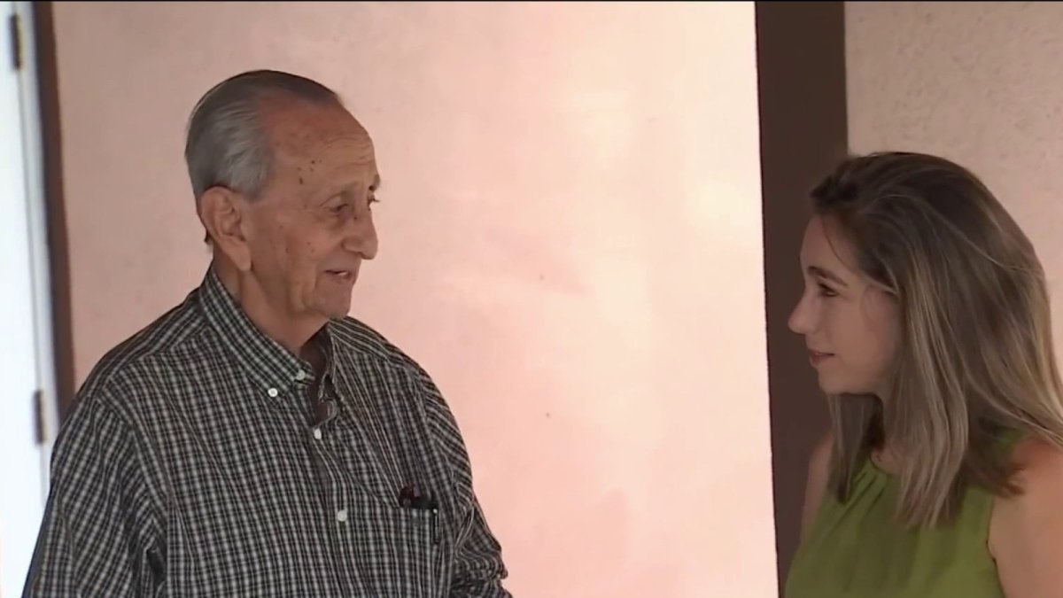 Último sacerdote sobreviviente expulsado de Cuba cuenta su experiencia ...