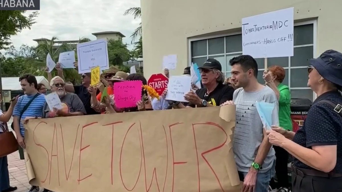 Protestan en la Pequeña Habana por la administración de Tower Theater ...