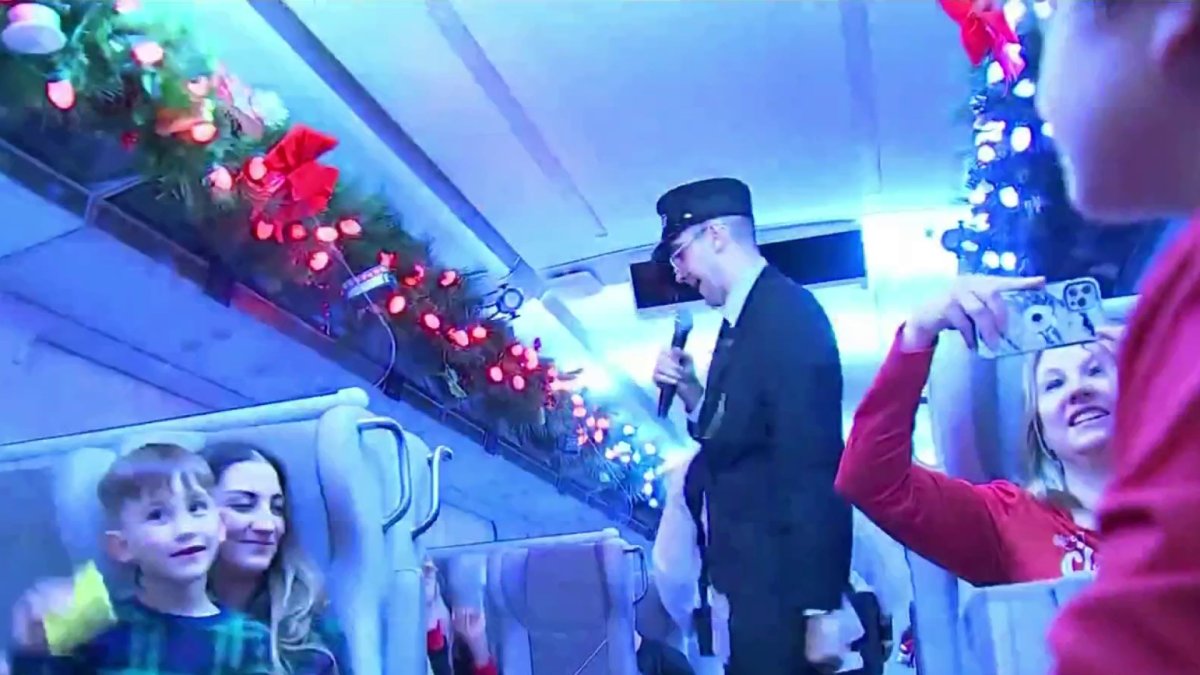 Brightline presenta show de navidad The Polar Express – Telemundo Miami ...