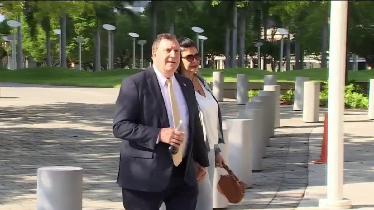 Jurado comienza a deliberar caso de Joe Carollo – Telemundo Miami (51)