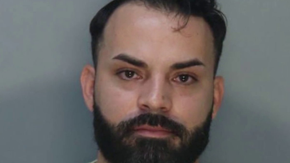 Policía Arrestado Por Tener Sexo Con Menor De Edad Telemundo Miami 51 
