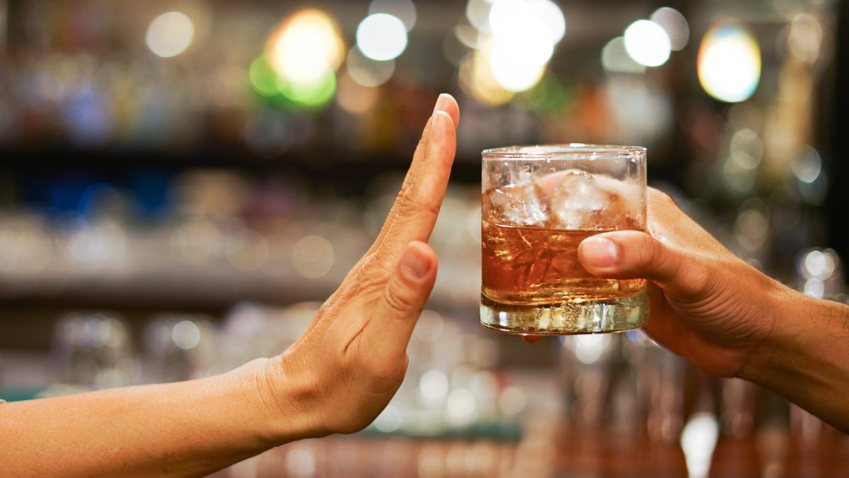 La generación que está dejando de beber en Miami – Telemundo Miami (51)