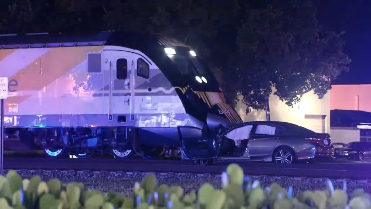 Accidente en las vías del tren Brightline: video muestra choque con un ...