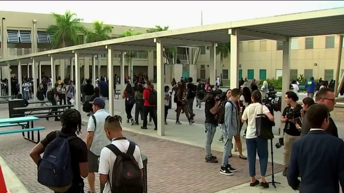 Este lunes inician las clases en el condado Broward – Telemundo Miami (51)