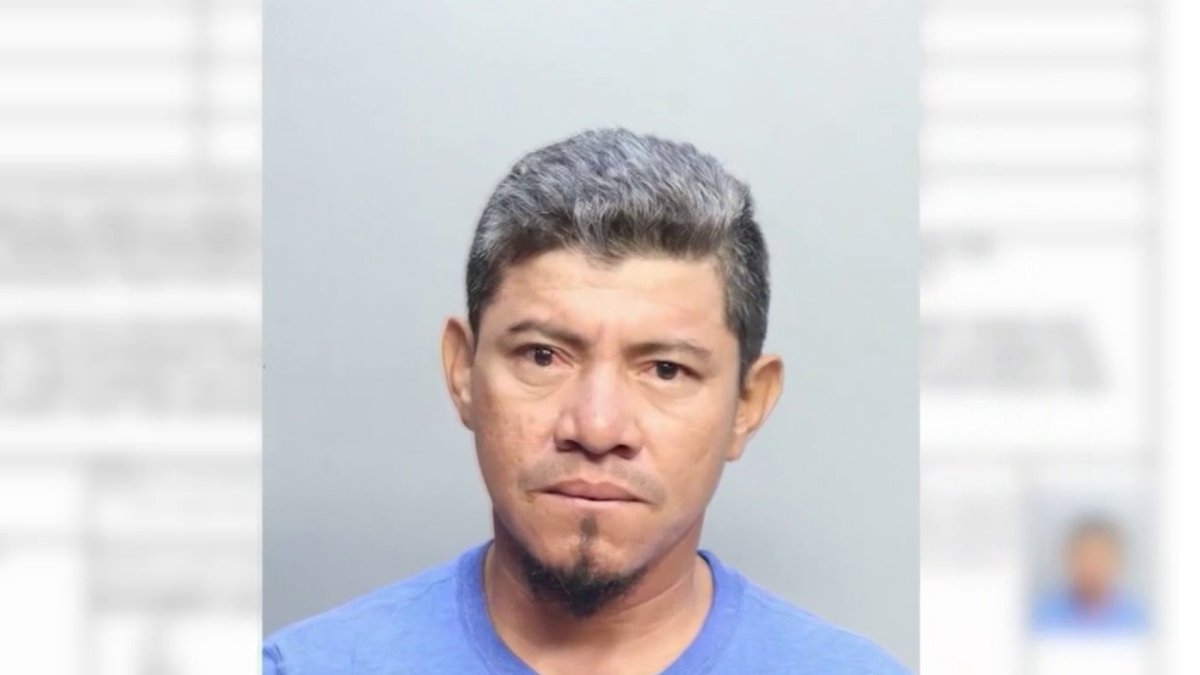 Menor Caminaba Por La Calle Cuando Un Hombre La Metió A Su Casa Y La