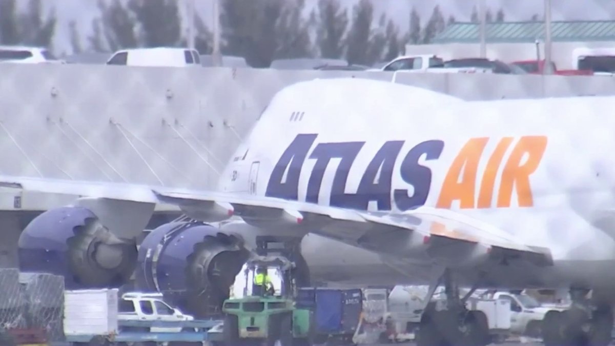 Avión de Atlas Air aterriza de emergencia en Miami, FAA encuentra hueco ...
