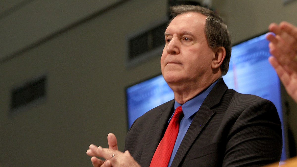 Anuncian subasta de la casa del comisionado de Miami Joe Carollo ...