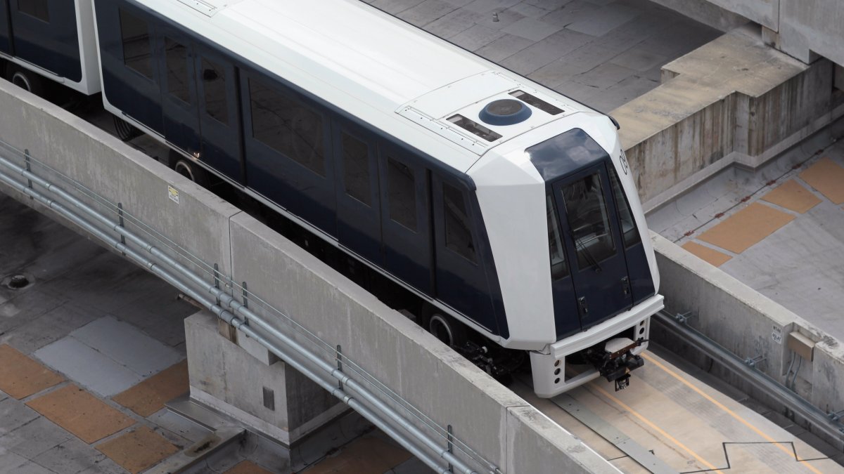 Reabren el Skytrain en la terminal D del aeropuerto de Miami ...