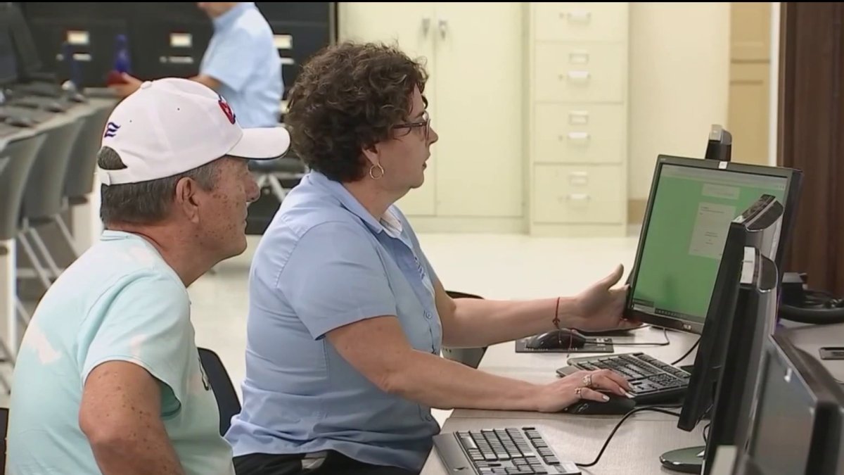 Ayuda para solicitud de plan 8 en Hialeah – Telemundo Miami (51)