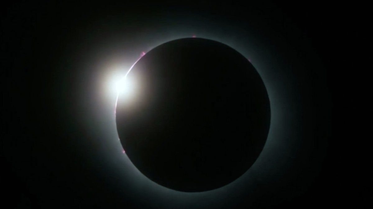 Emocionante video: el momento del eclipse solar total en México ...