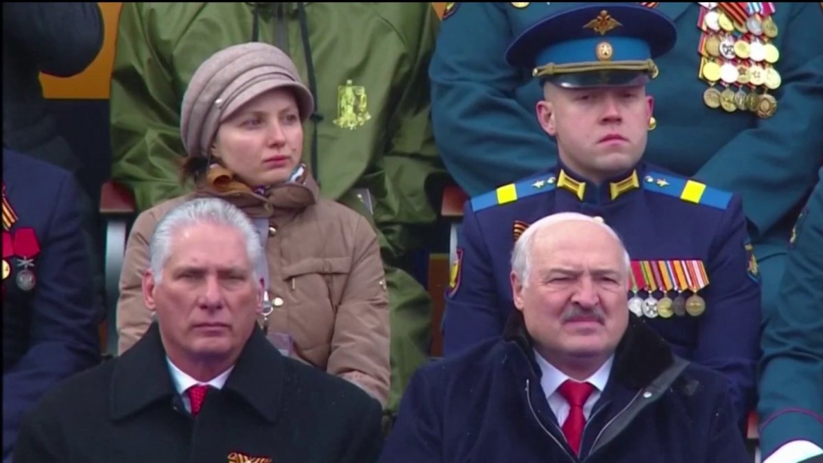 Líder del régimen cubano presenta en el “Desfile de la Victoria” en ...