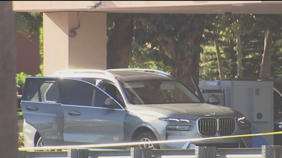 Identifican A Sospechoso De Disparar A Madre E Hijo Afuera De Un Banco