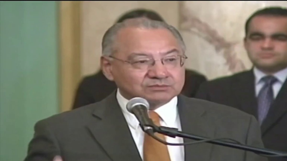 Caso Víctor Manuel Rocha provoca críticas y cuestionamientos por ...