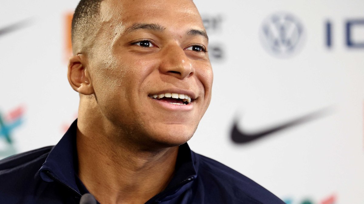 Kylian Mbappé firma oficialmente con el Real Madrid – Telemundo Miami (51)