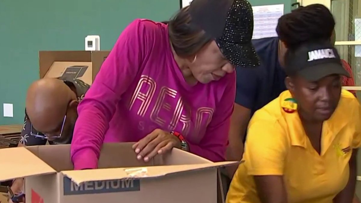 En el sur de Florida continúan recolectando ayuda para afectados por ...