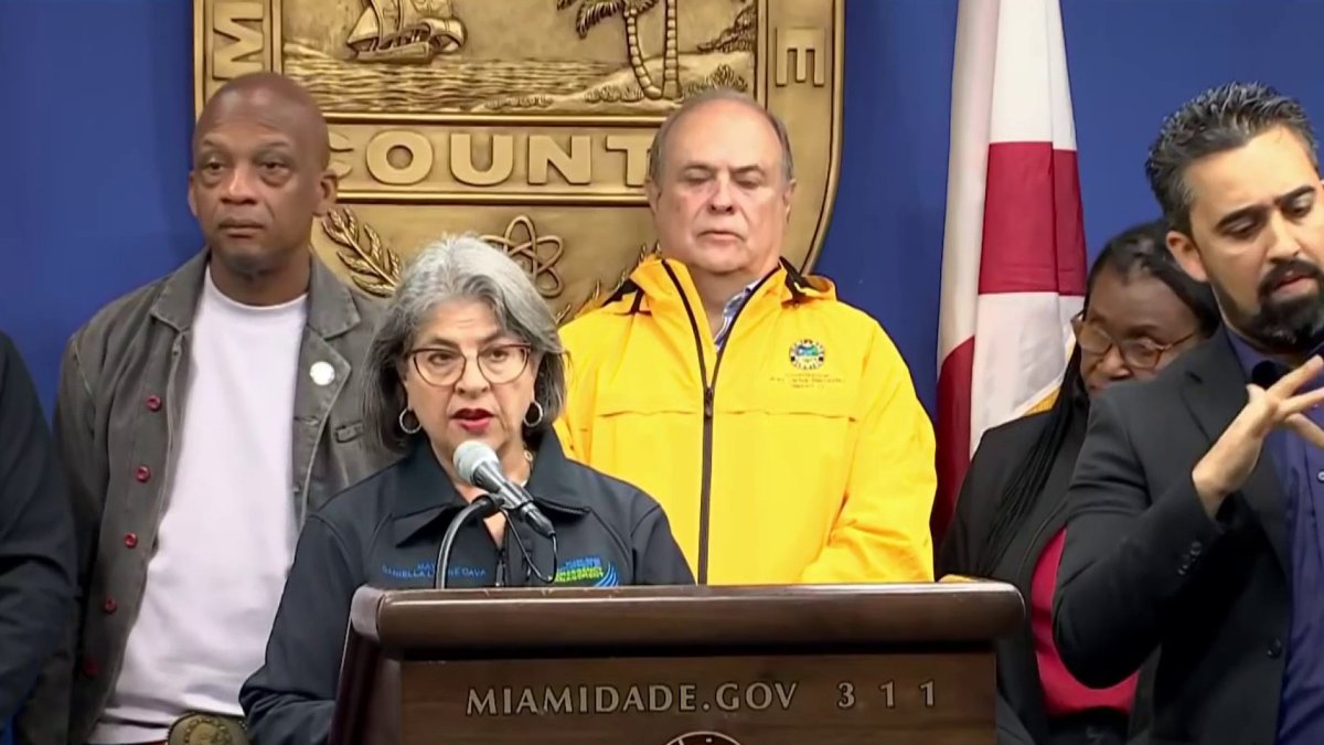 En Miami-Dade sugieren evacuar casas móviles: abren centro de refugio ...