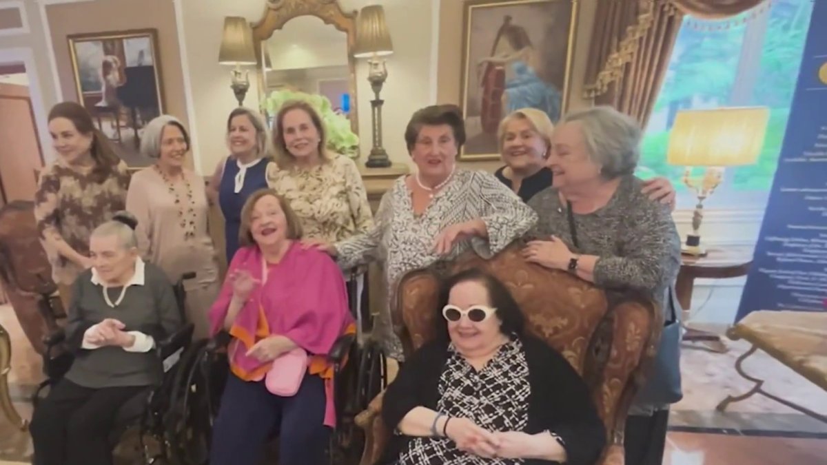 Celebran reunión escolar por más de siete décadas – Telemundo Miami (51)