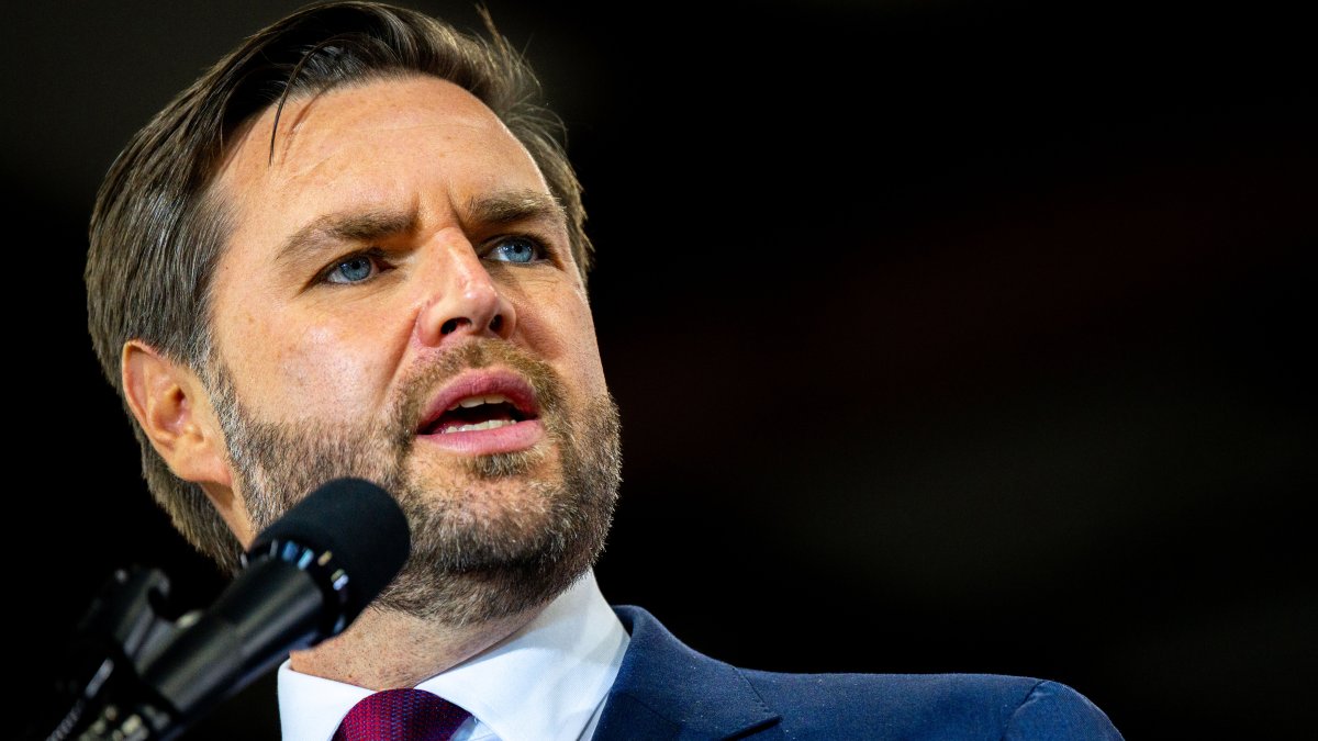 JD Vance reacciona a chiste racista contra Puerto Rico – Telemundo ...