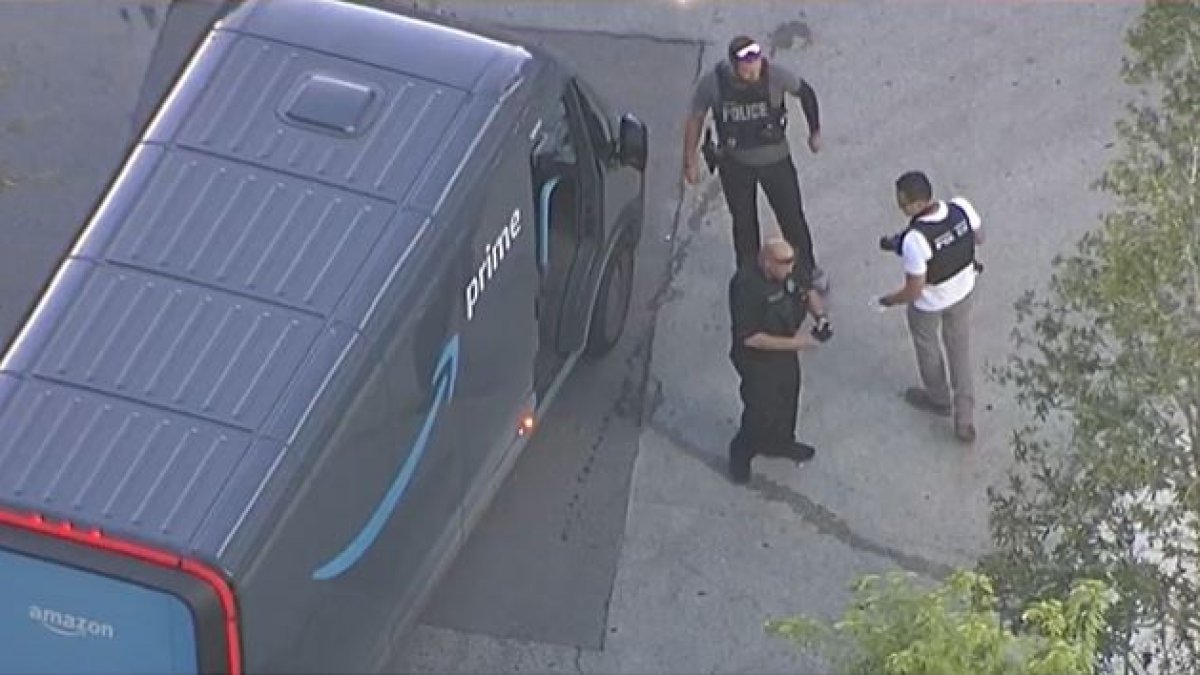 Arrestan a sospechoso que conducía un camión robado de Amazon en Miami ...