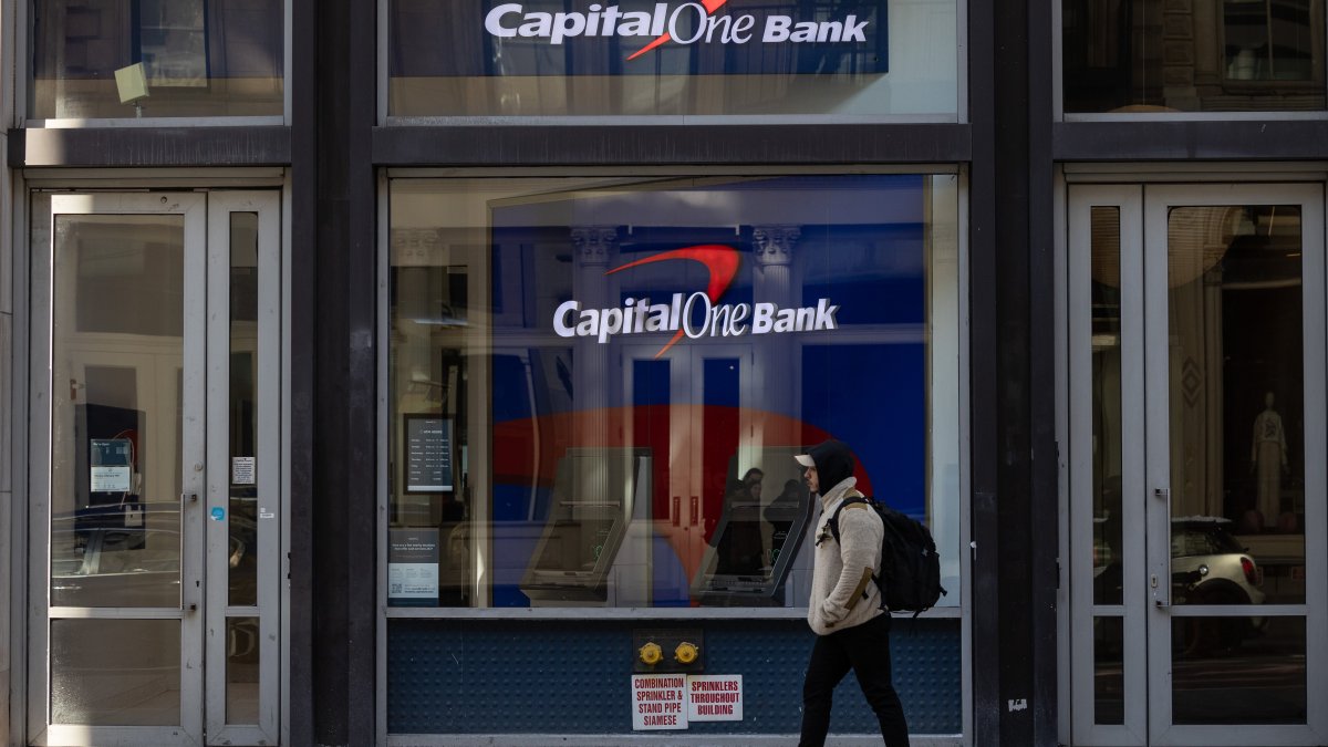 Capital One enfrenta demanda por sus cuentas de ahorros – Telemundo ...