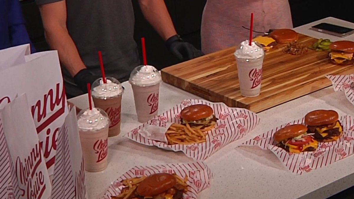 Hamburguesas “smash” a toda hora: Skinny Louie abre local en Coral ...