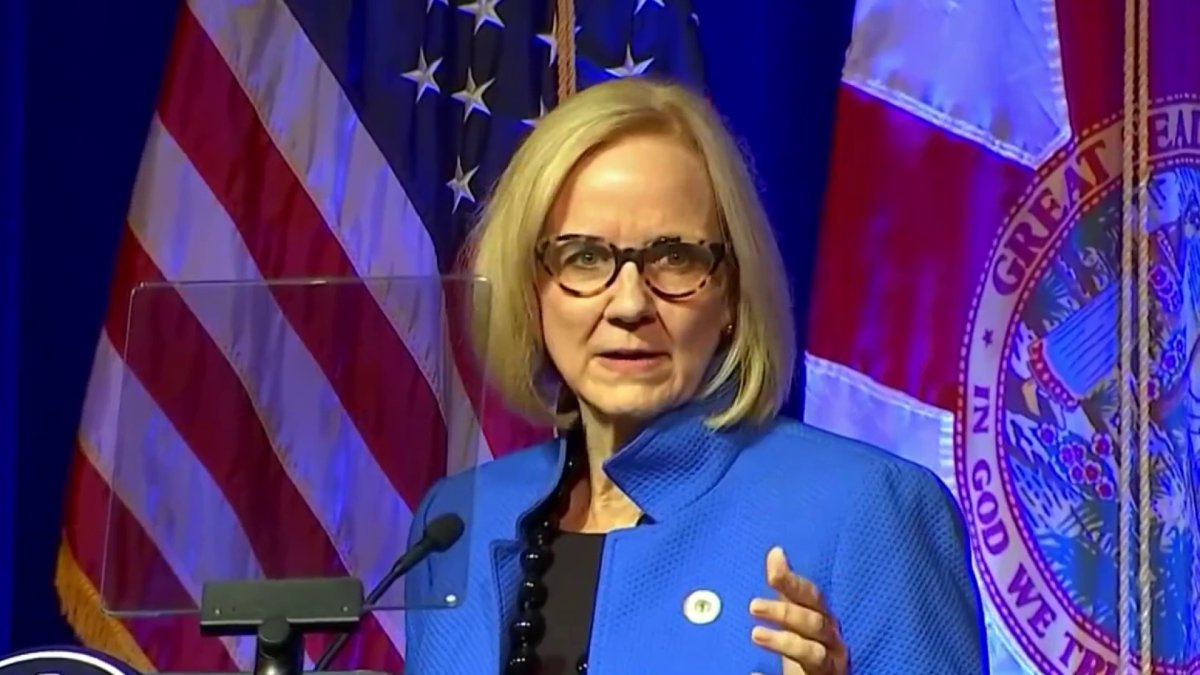 Eileen Higgins asume alcaldía como primera demócrata de Miami en 24 ...