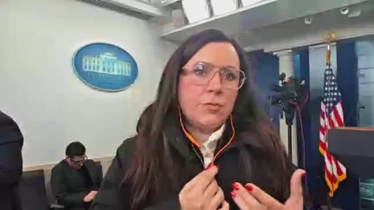 Entrevista a la periodista venezolana Carla Angola – Telemundo Miami (51)