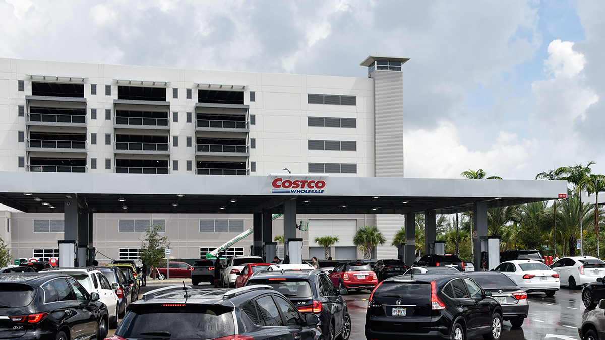 Arrestan a mujer tras agresión en gasolinera de Costco en Miami ...