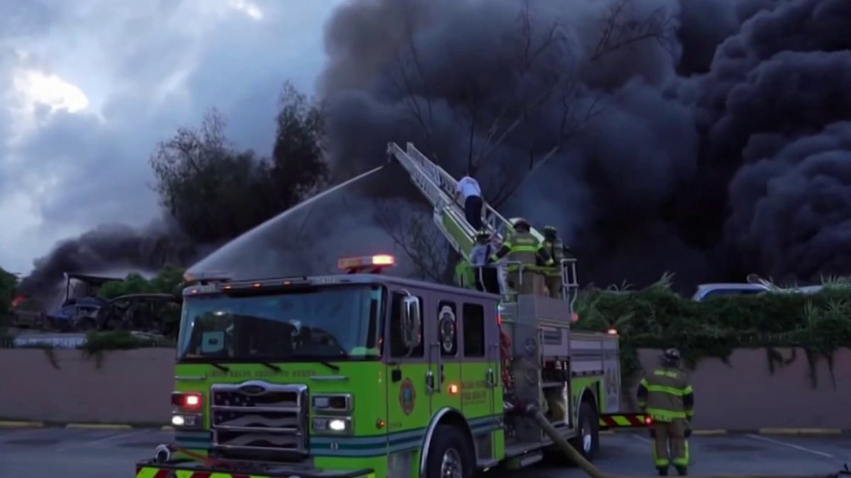 Incendio de gran magnitud en negocio de Opa-locka – Telemundo Miami (51)