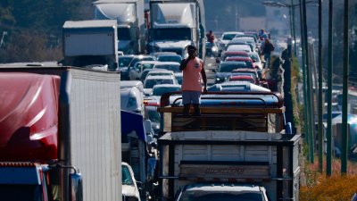 Transportistas anuncian bloqueos carreteros en México – Telemundo Nueva ...